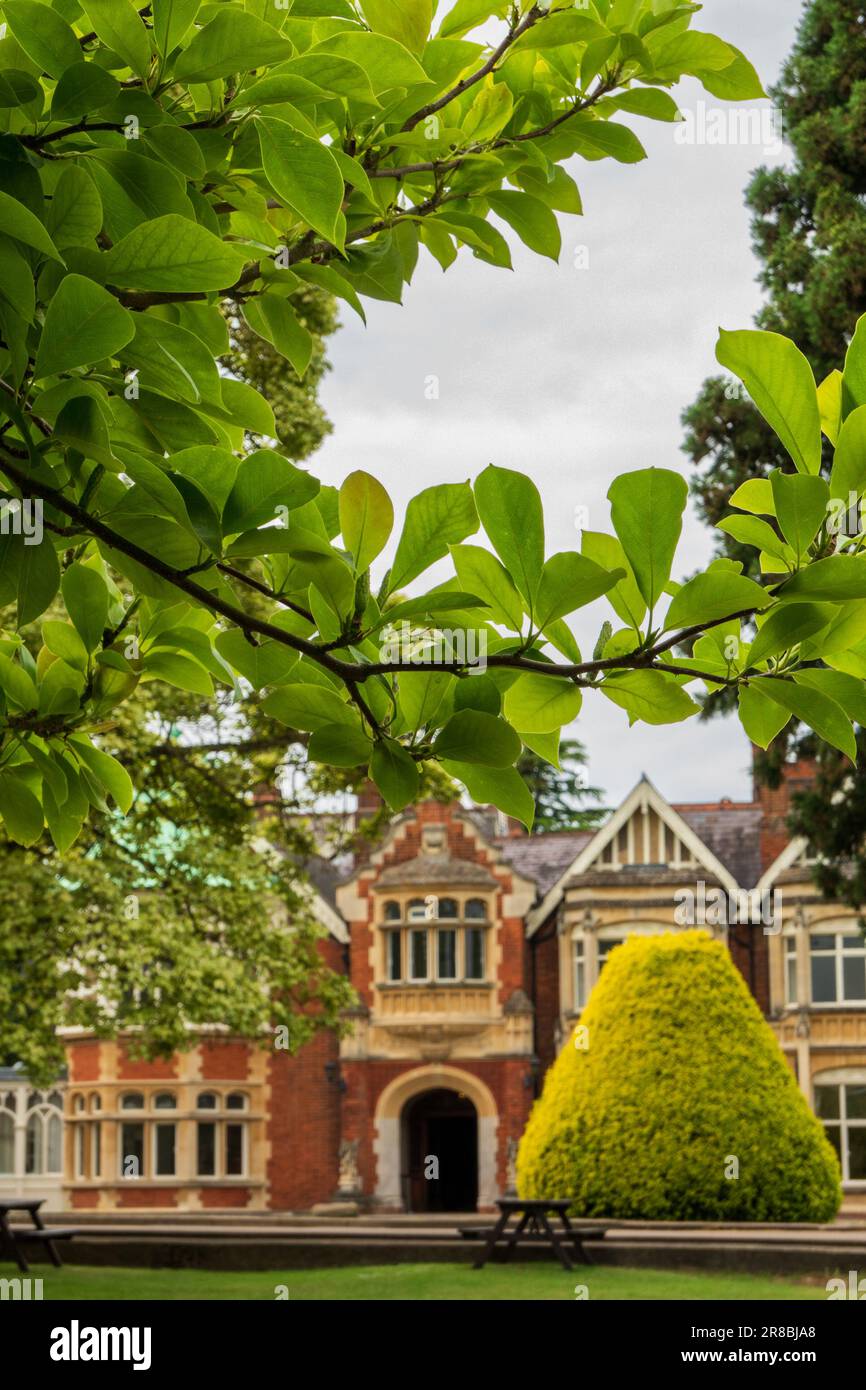 Bletchley park mansion house hi-res stock photography and images - Alamy
