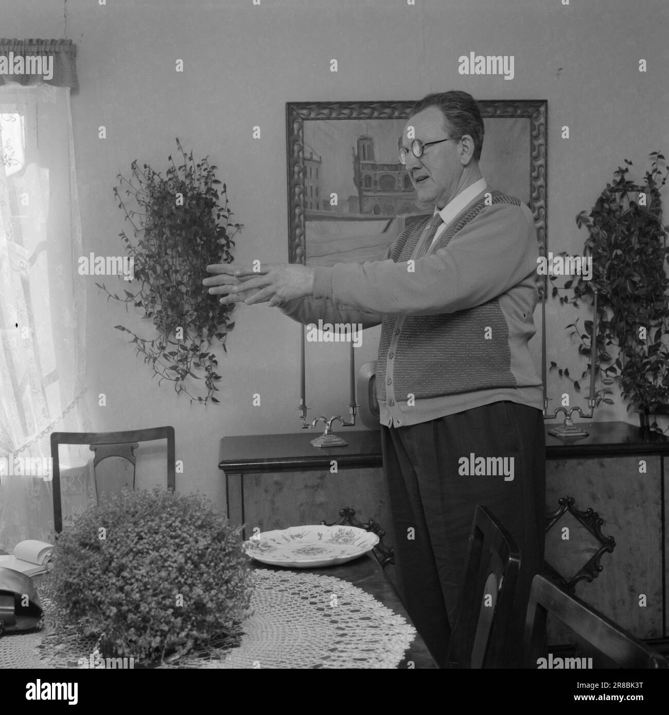 Current 18-9-1960: Norway's happiest man Einar Pedersen was blind for ...