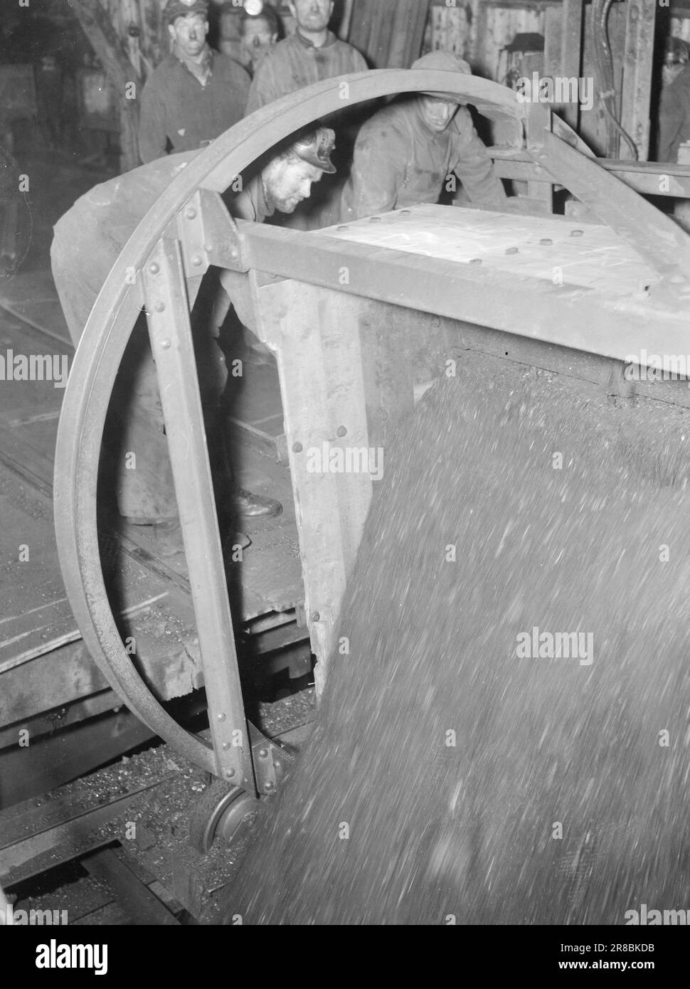 Actual 18-1947: SvalbardNorwegian outpost in the Arctic Ocean Currently ...