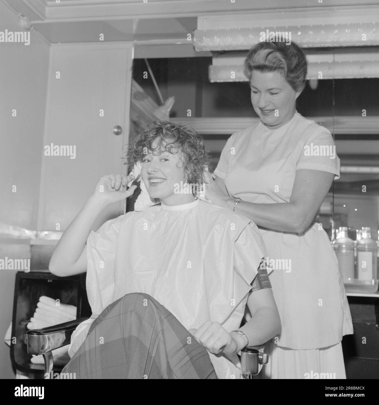 1960 hair styles hi-res stock photography and images - Alamy