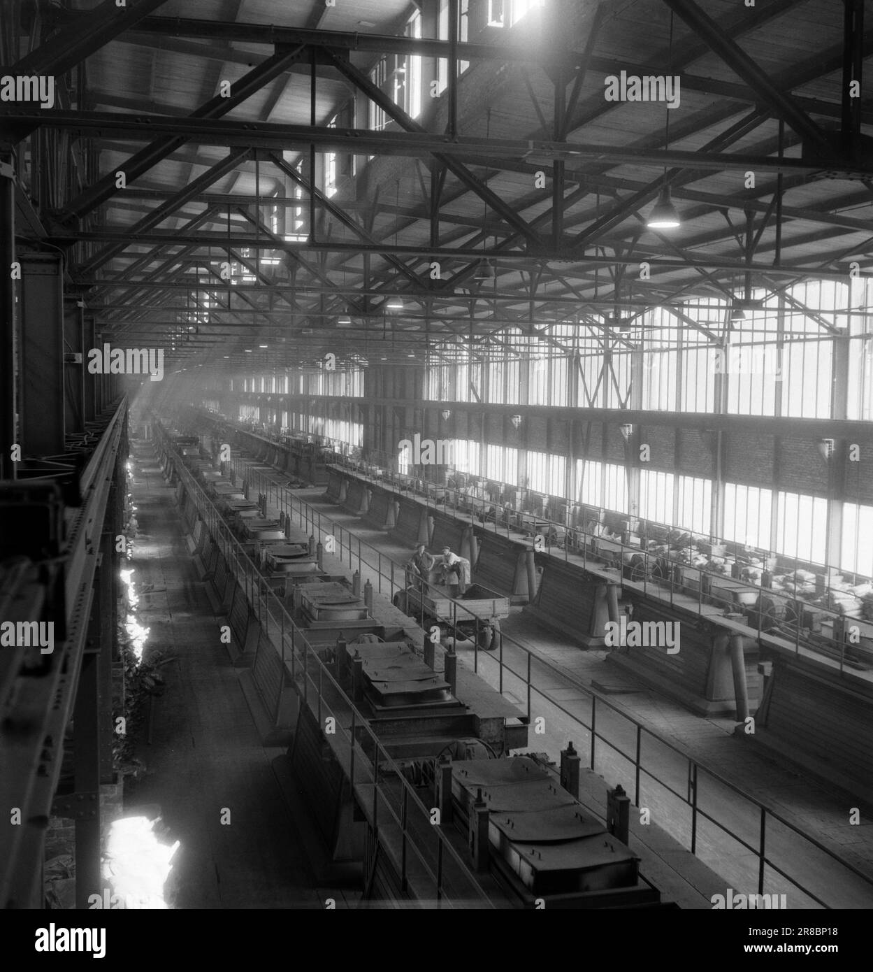 Actual 12-1948: The giant factory in Årdal. Årdal works.Photo: Sverre A ...