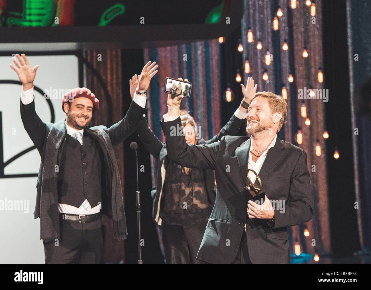 Fox smiling logo hi-res stock photography and images - Alamy