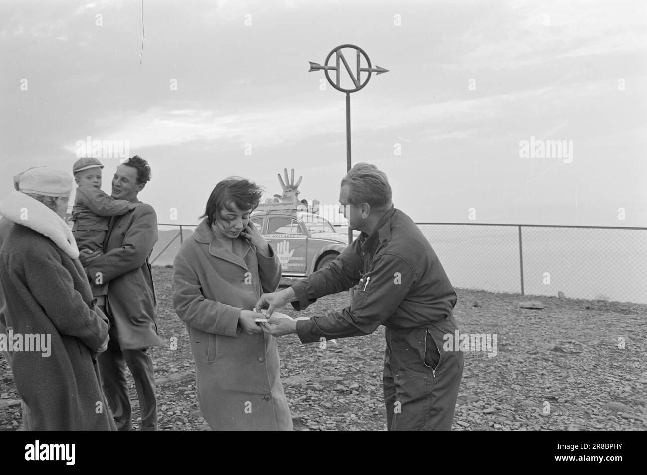 Current 44-9-1960 : The finger can give them a car. The lucky finger ...