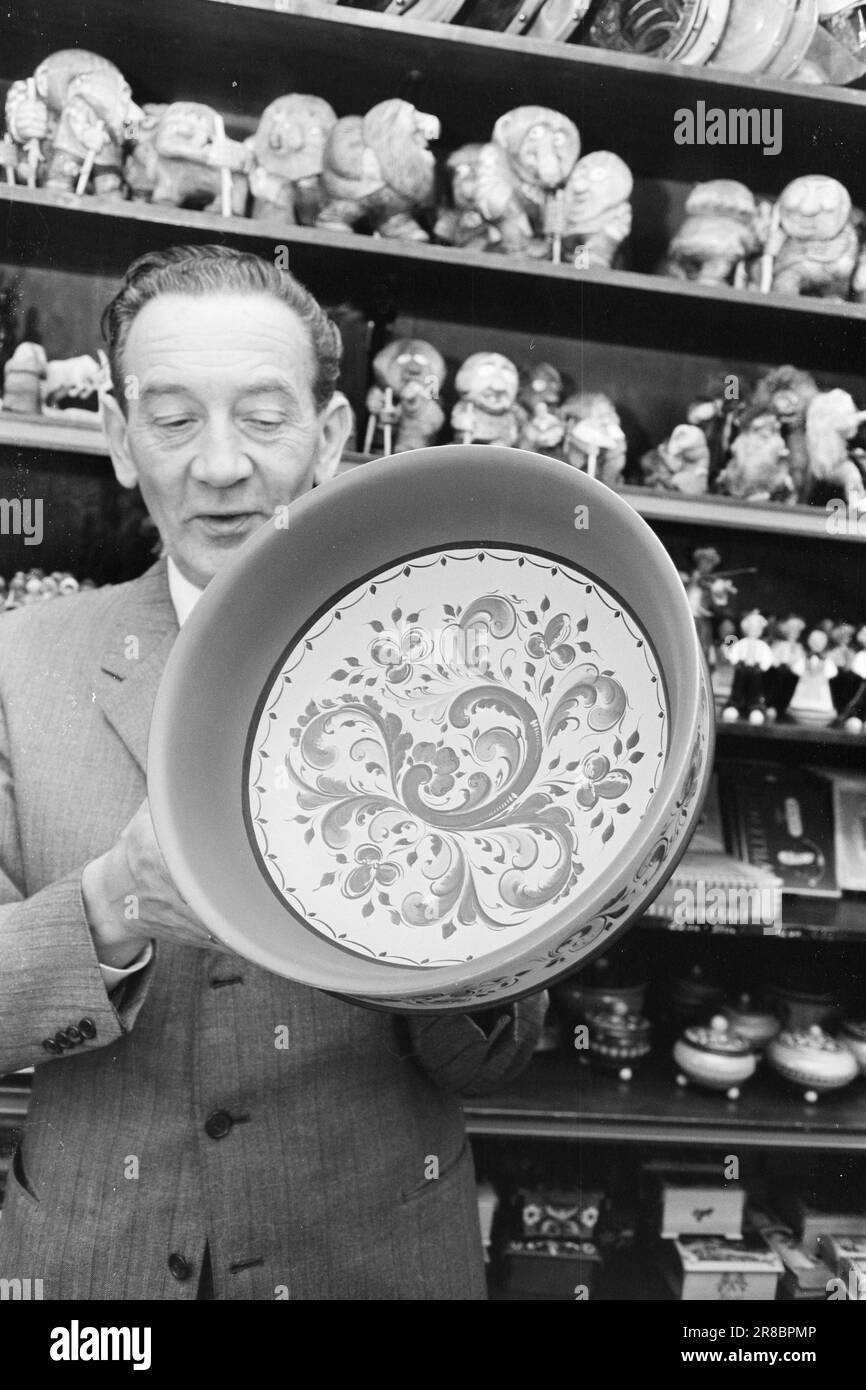 Current 34-10-1960: Jugl in memory A good number of "typical" Norwegian ...