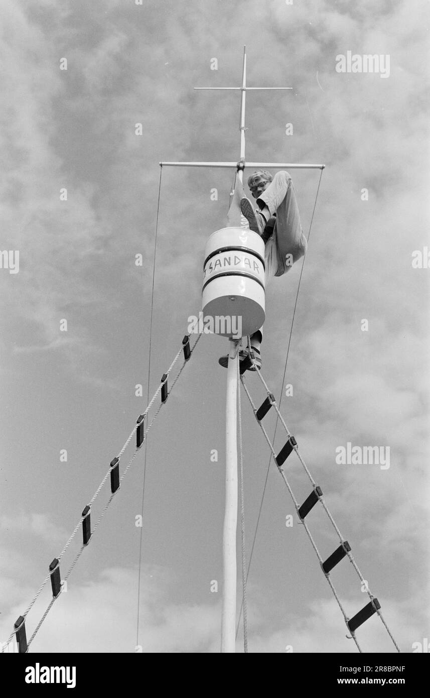 Actual 35-3-1960: 9,000 set up camp Giant camp on historical grounds ...