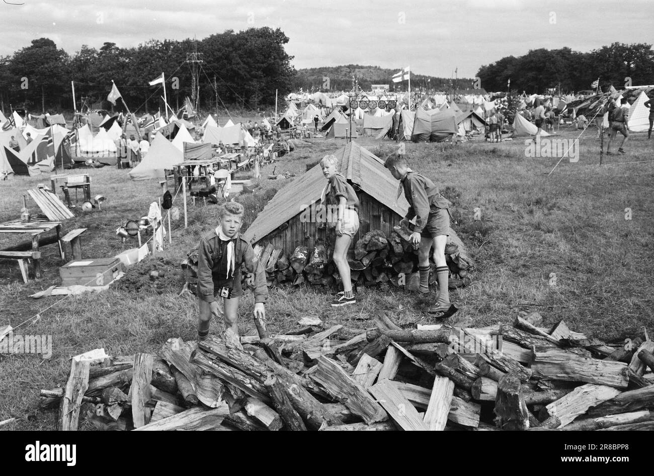 Actual 35-3-1960: 9,000 set up camp Giant camp on historical grounds ...