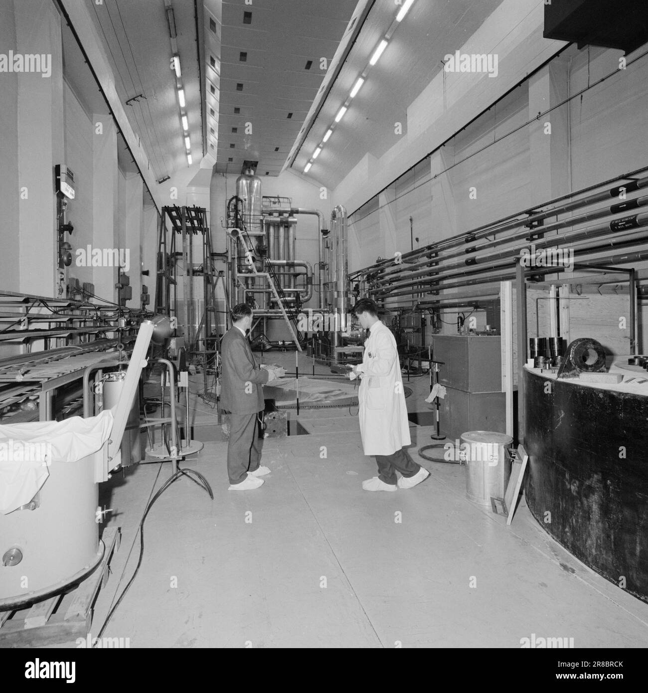 Actual 45-7-1960: For full atomic steam As the first country outside of ...