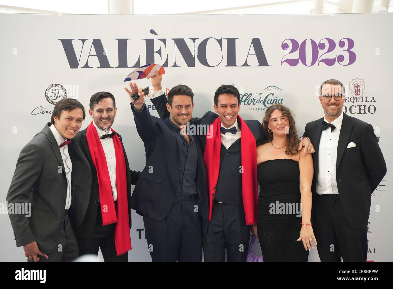 The chef of Kol restaurant, Santiago Lastra (3r), poses during the gala ...