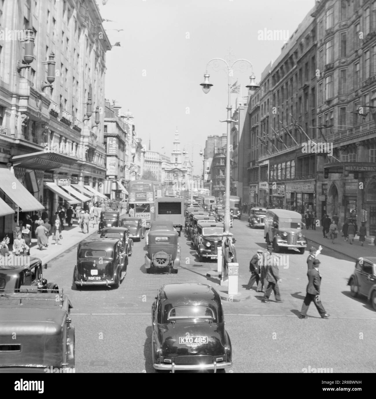 Actual 12-1951: Meeting with LondonEditor Per Bratland on a reportage ...