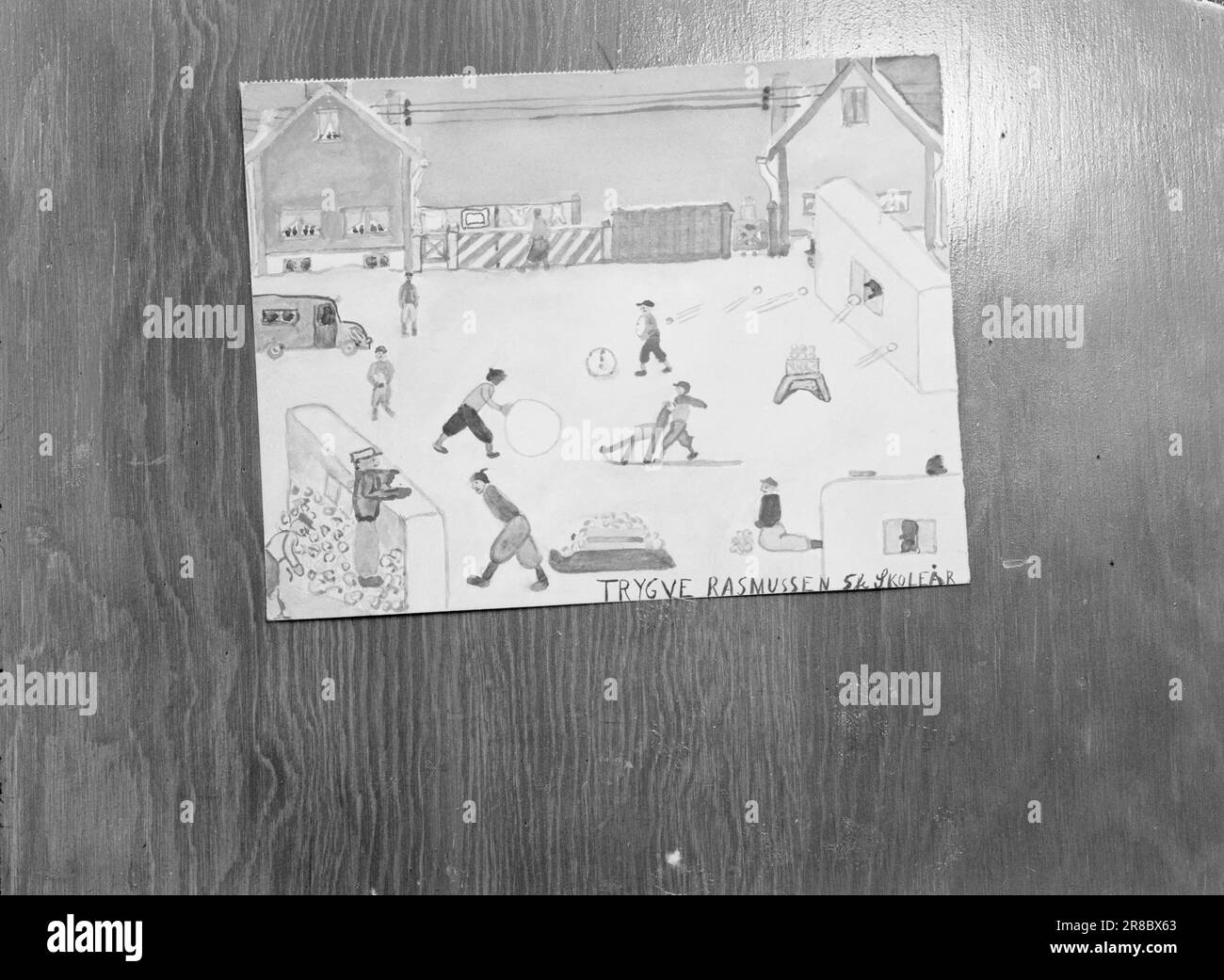 Actual 01-1947: The drawing competitionThen it's the children's turn ...