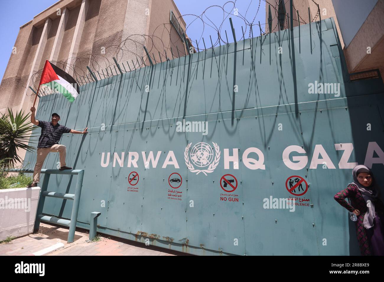 Flag of united nations hi-res stock photography and images - Alamy