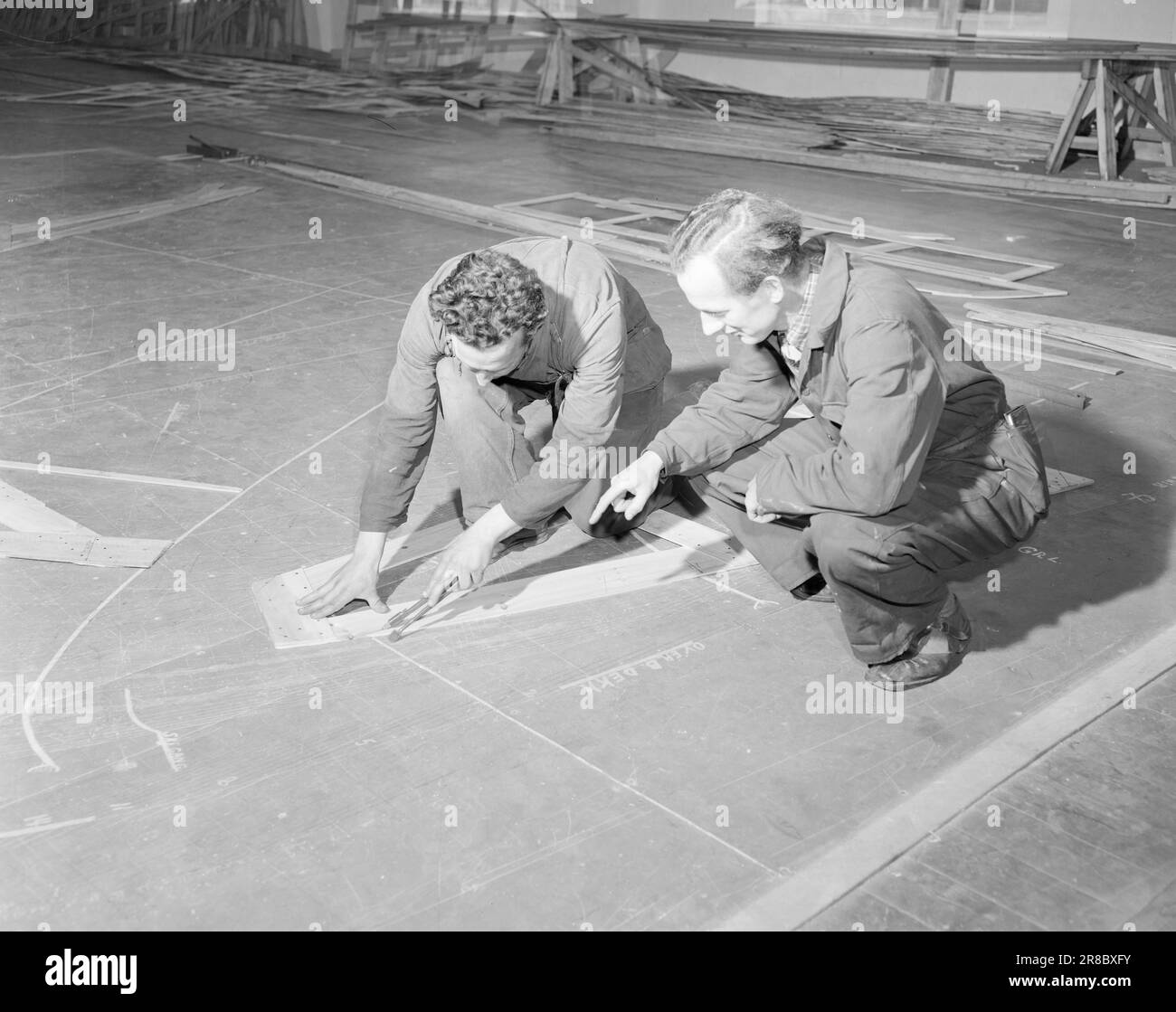 Actual 14-1949: Sjøbuss factory [picture 0002]Landeveien's buses have ...