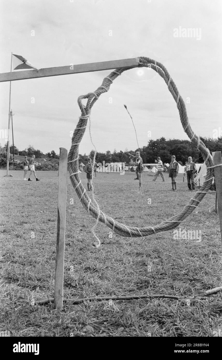 Actual 35-3-1960: 9,000 set up camp Giant camp on historical grounds ...