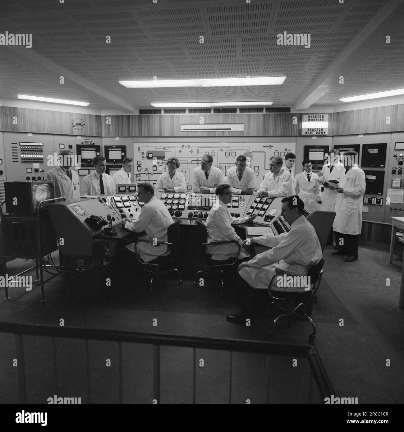 Actual 45-7-1960: For full atomic steam As the first country outside of ...