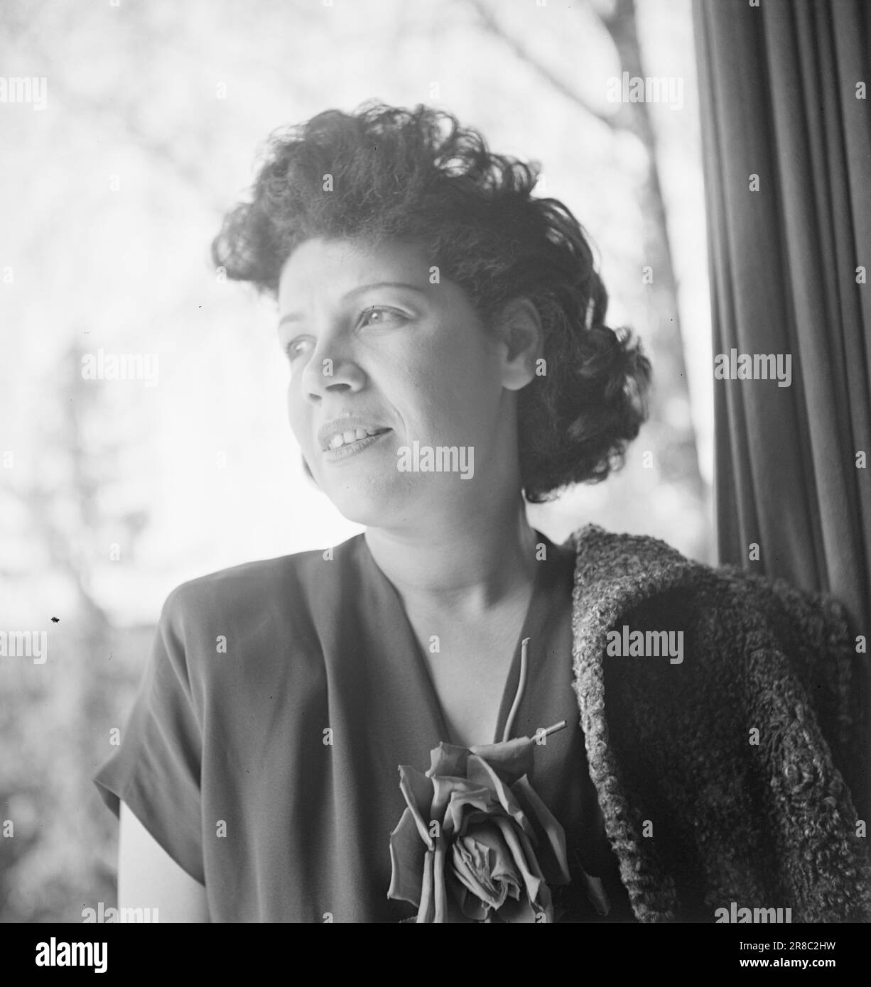 Actual 11-1948: The song and the jump form a common residence. Opera ...