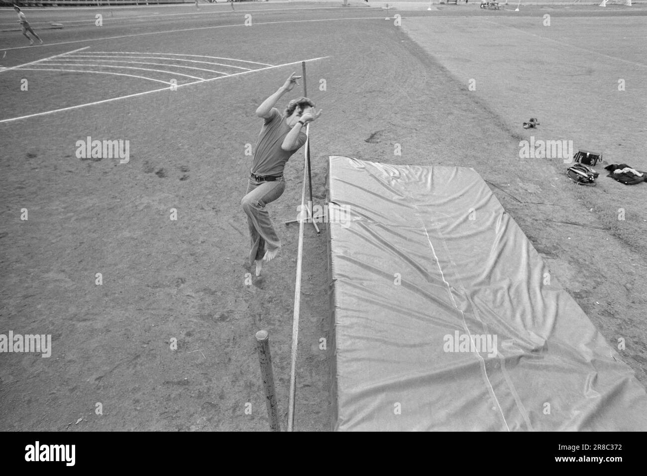 Current 34 - 5 - 1974: Falkum goes liveStud. with. Leif Roar Falkum ...