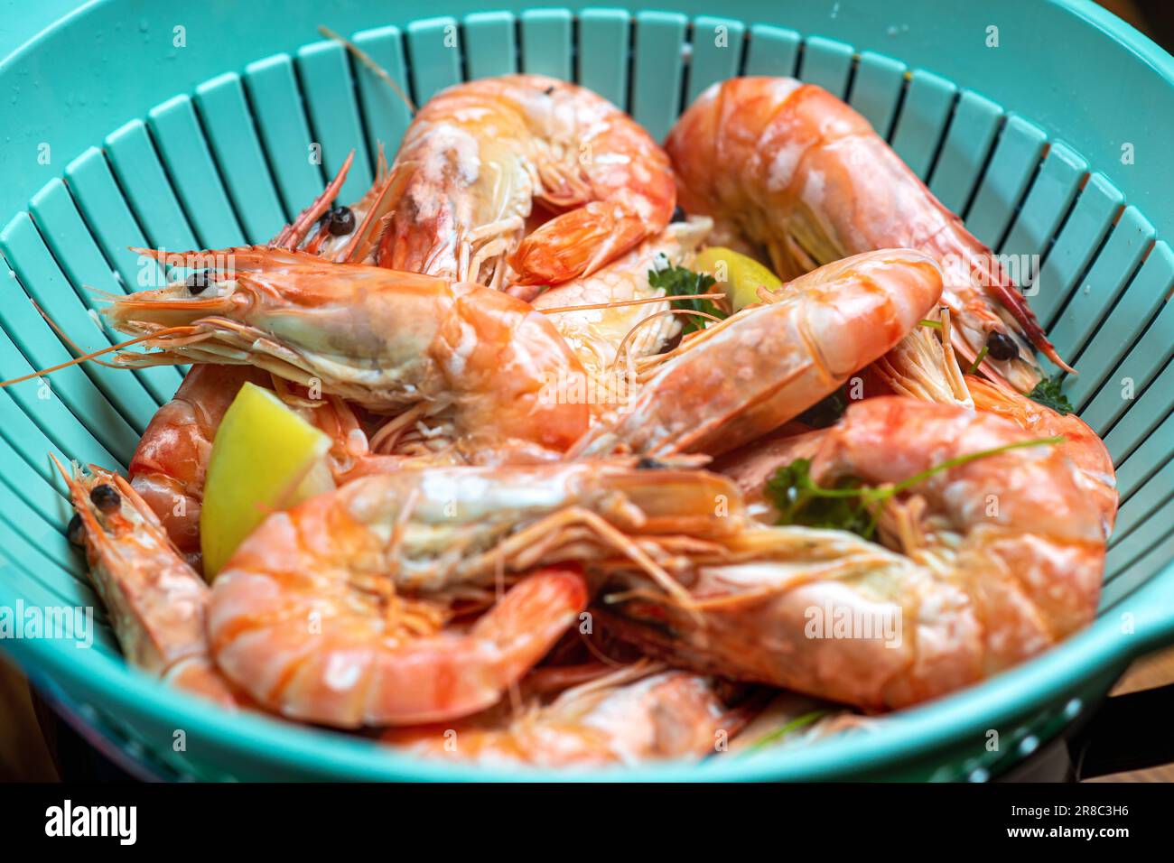 Cooked prawns in shell hi-res stock photography and images - Alamy