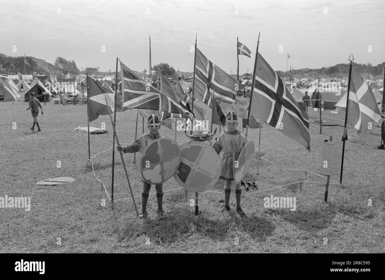 Actual 35-3-1960: 9,000 set up camp Giant camp on historical grounds ...