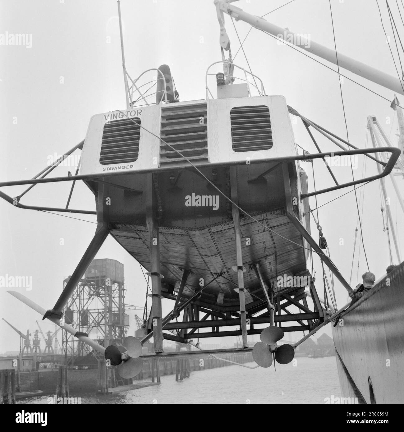 Current 26-4-1960: Water under the wings Norway's first hydrofoil boat ...