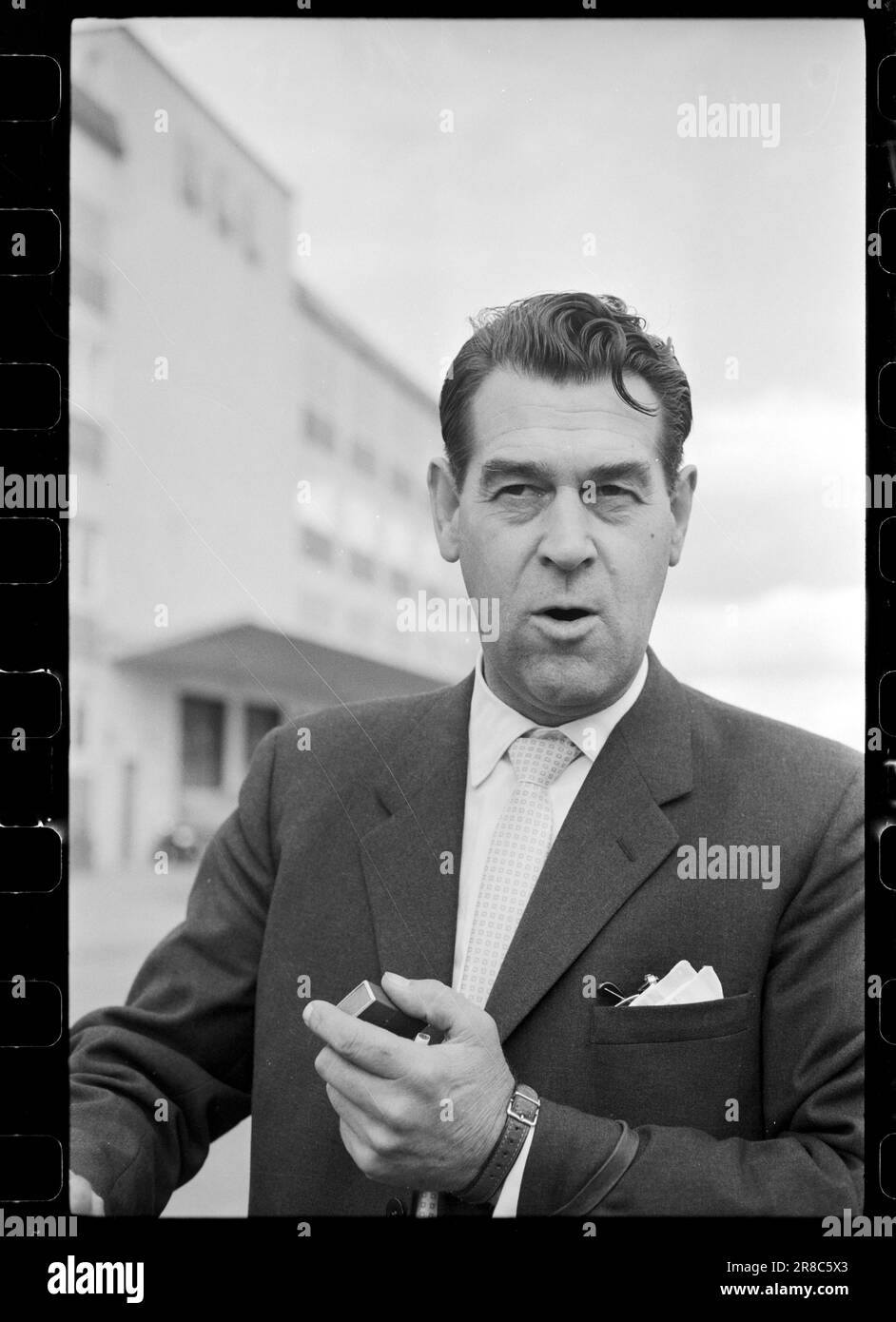 Current 40-8-1960: At the bottom of the inverted pyramid. Peder Søiland ...