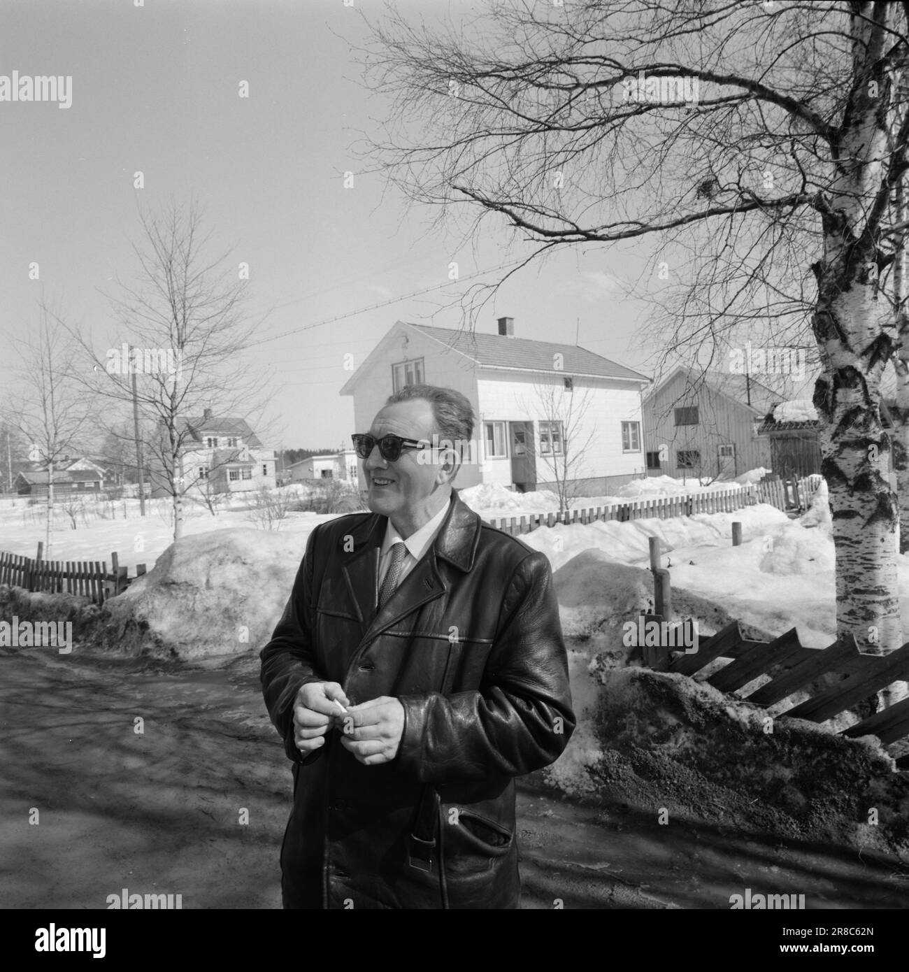 Current 18-9-1960: Norway's happiest man Einar Pedersen was blind for ...