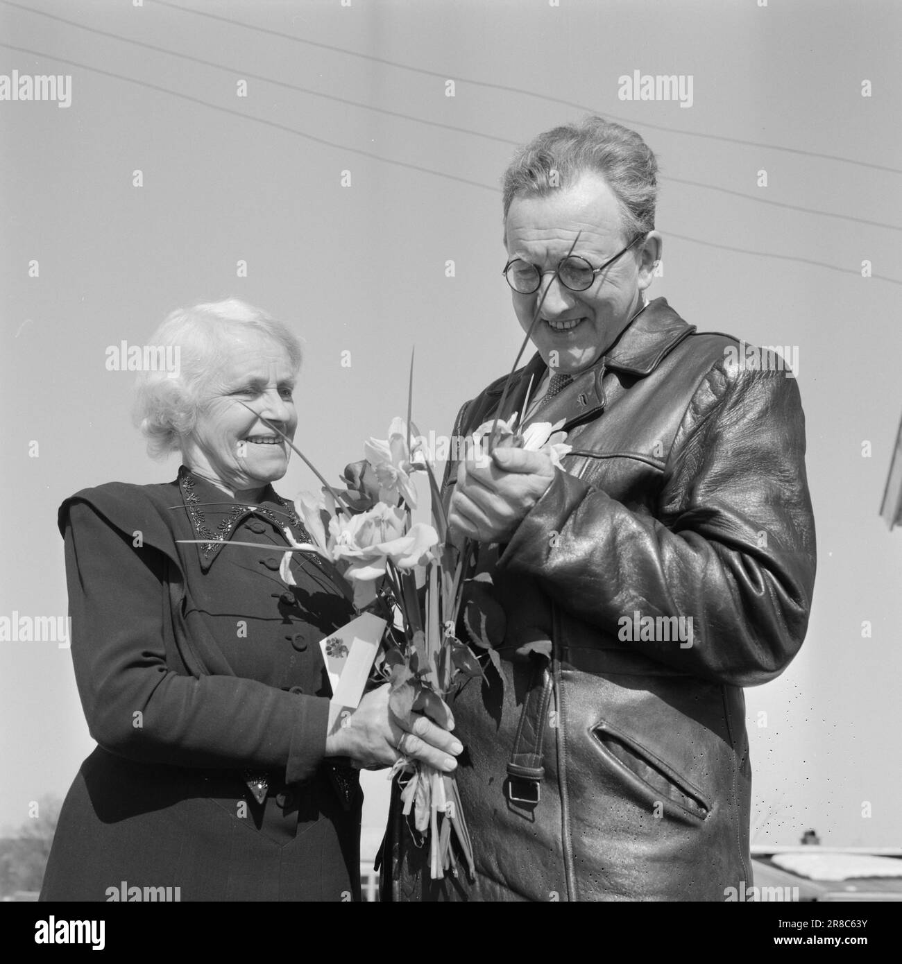 Current 18-9-1960: Norway's happiest man Einar Pedersen was blind for ...