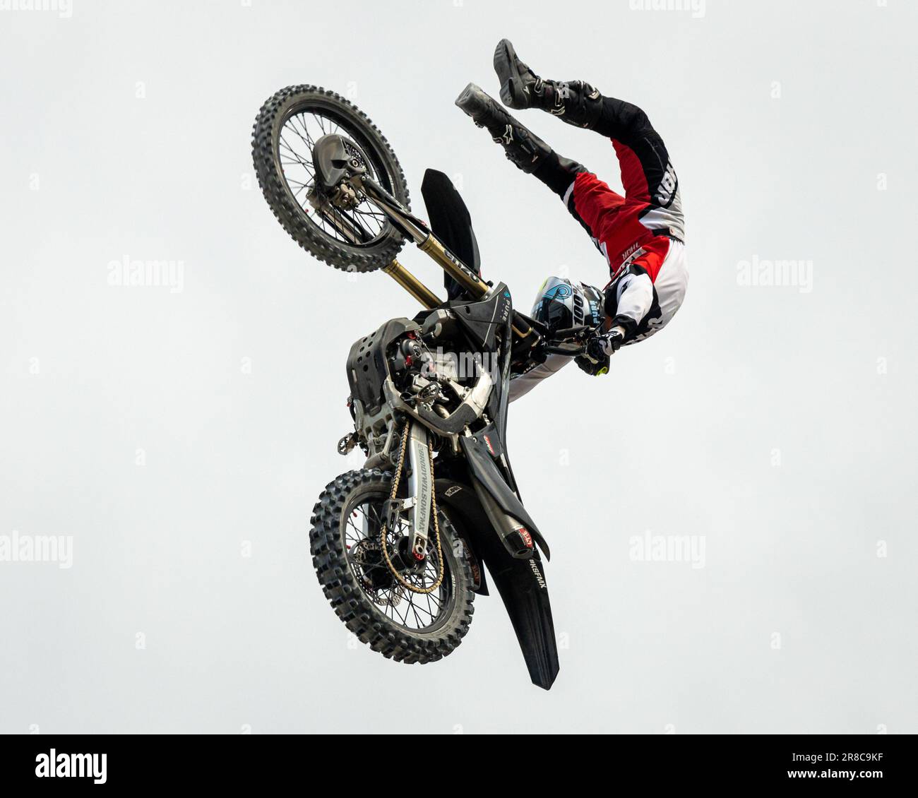 Amazing dirt bike tricks Stock Photo - Alamy