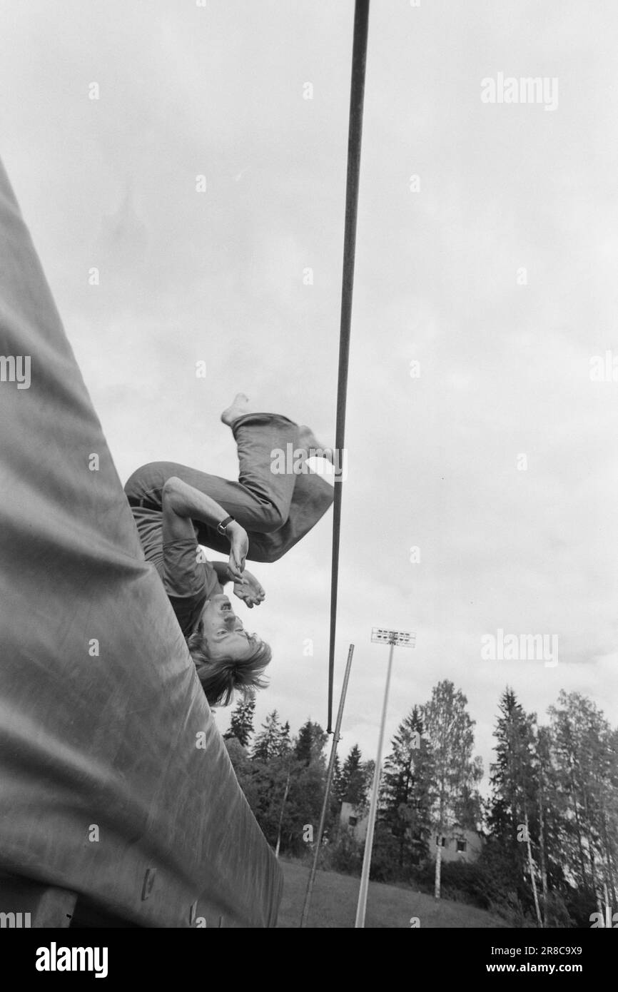 Current 34 - 5 - 1974: Falkum goes liveStud. with. Leif Roar Falkum ...