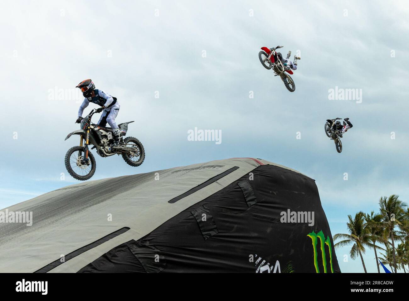 The amazing race show hi-res stock photography and images - Alamy