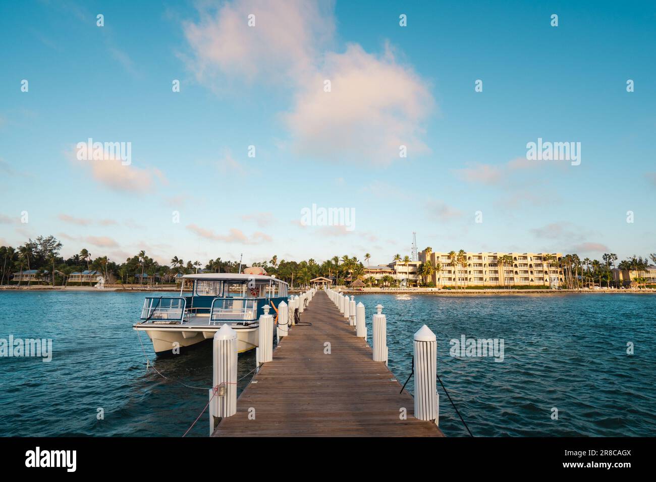 Islamorada, Florida Keys: Resort boat dock on the water Stock Photo - Alamy