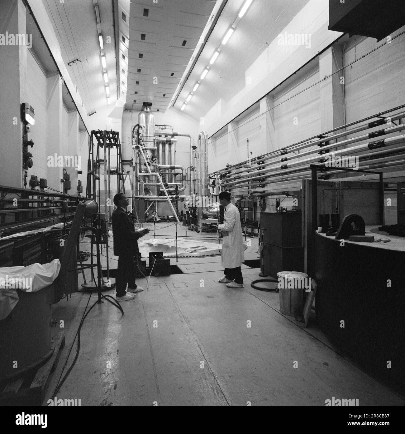 Actual 45-7-1960: For full atomic steam As the first country outside of ...