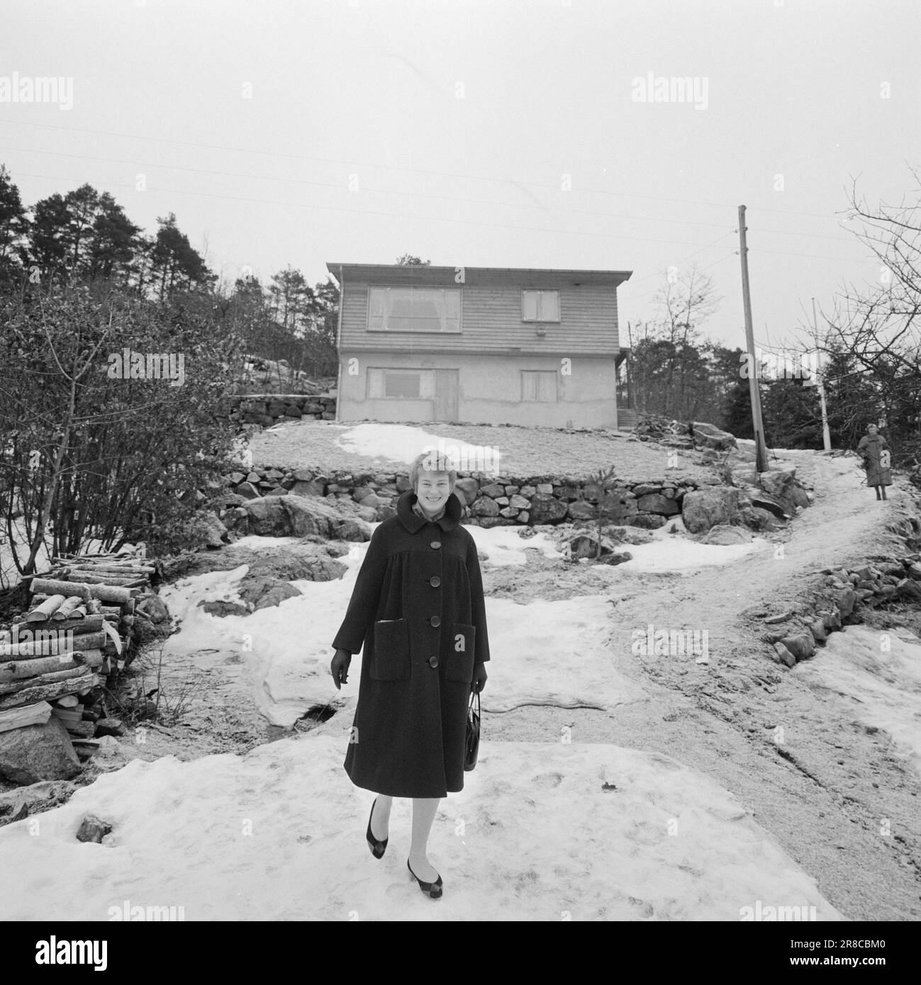 Actual 6-7-1960: On old plots Anne-Marie Rockefeller from Søgne ...