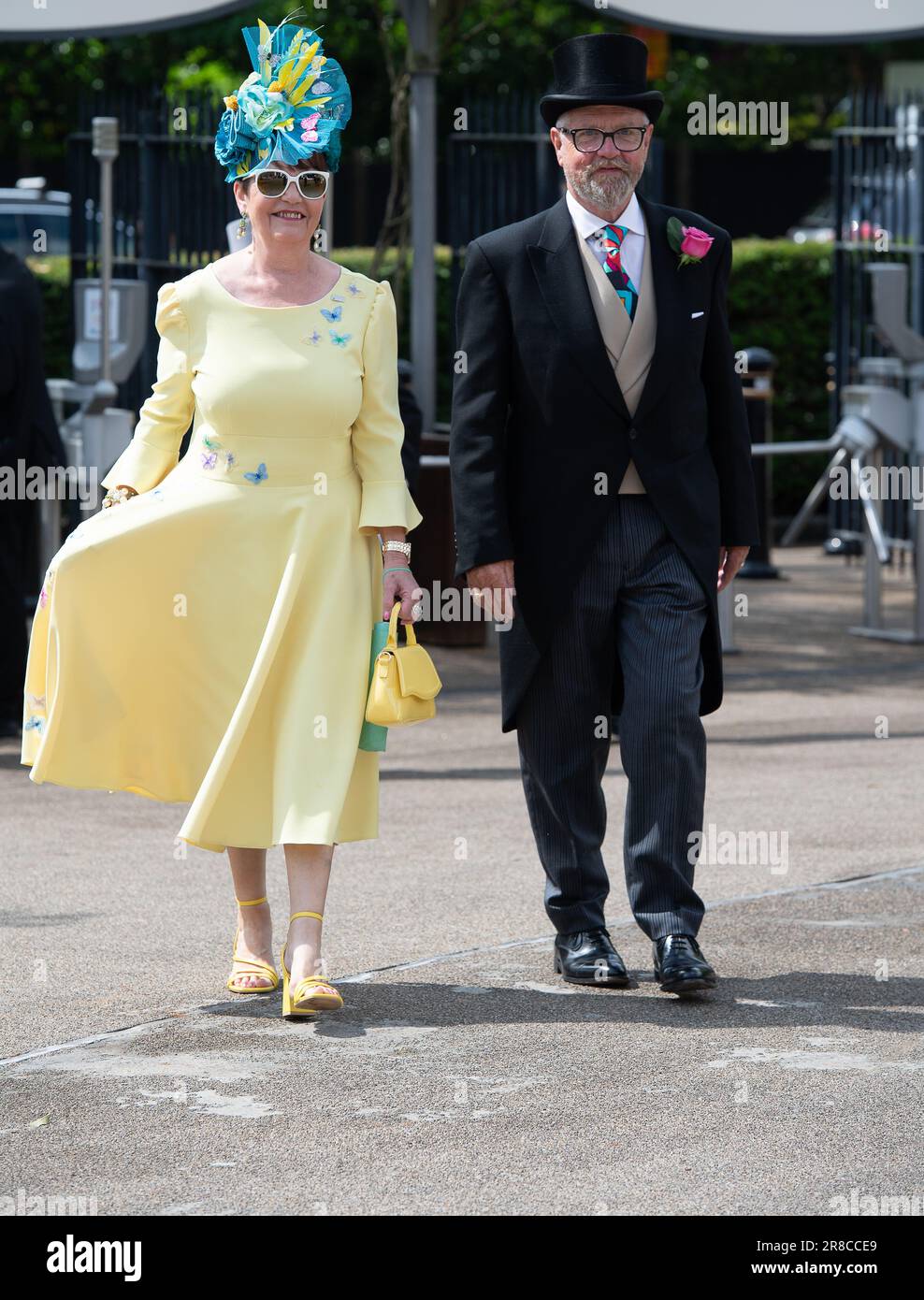 Ascot, Berkshire, UK. 20th June, 2023. Racegoers arriving for Day One ...