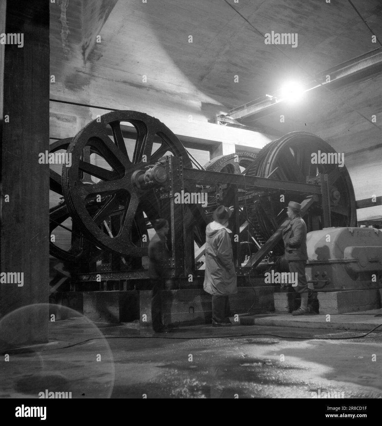 Actual 12-1948: The giant factory in Årdal. Årdal works.Photo: Sverre A ...