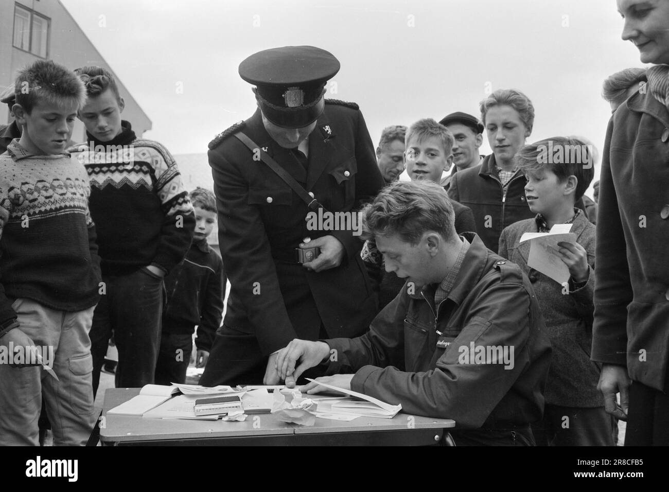 Current 43-4-1960 : They can get a car on their thumb.The lucky finger ...