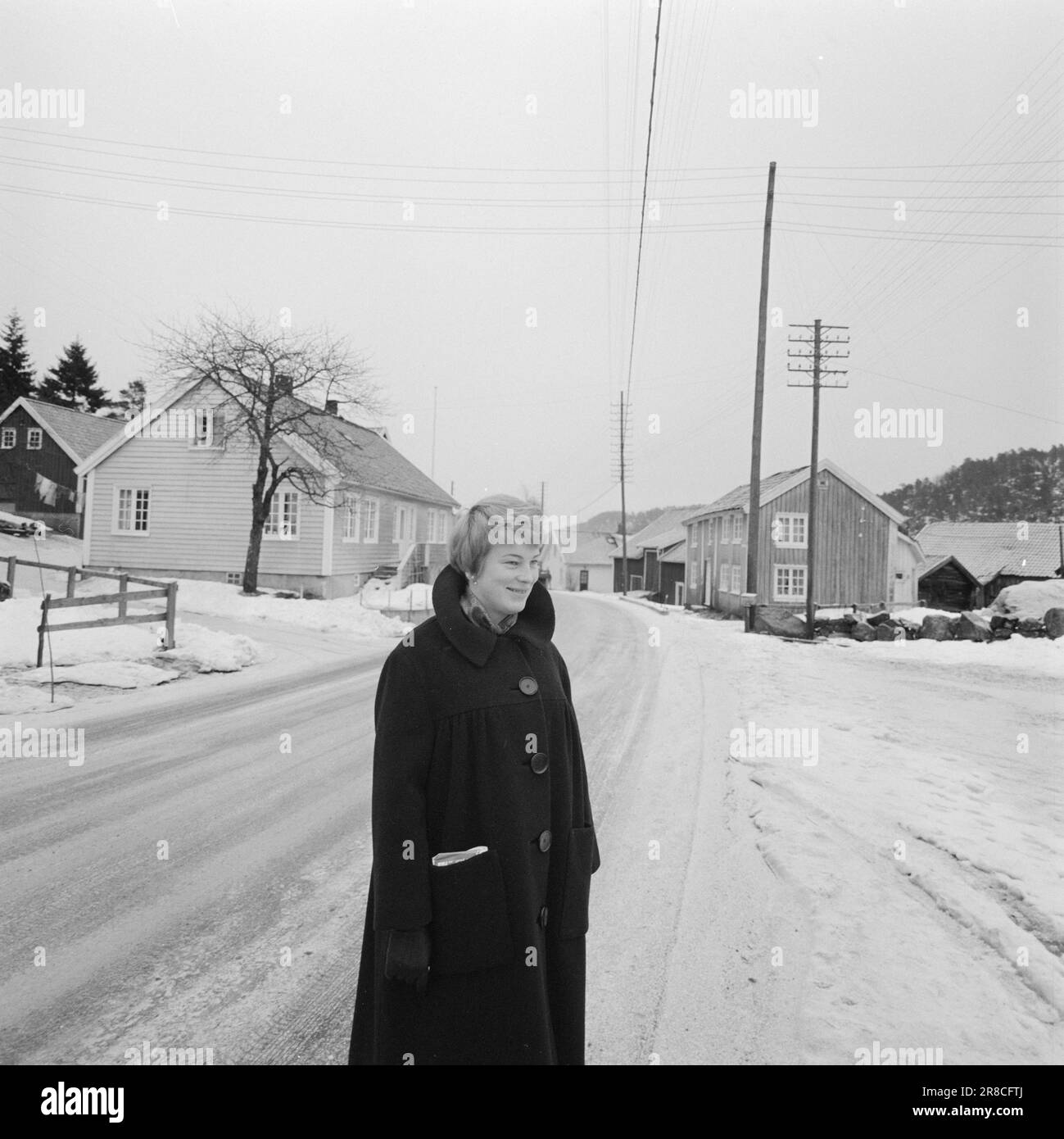 Actual 6-7-1960: On old plots Anne-Marie Rockefeller from Søgne ...