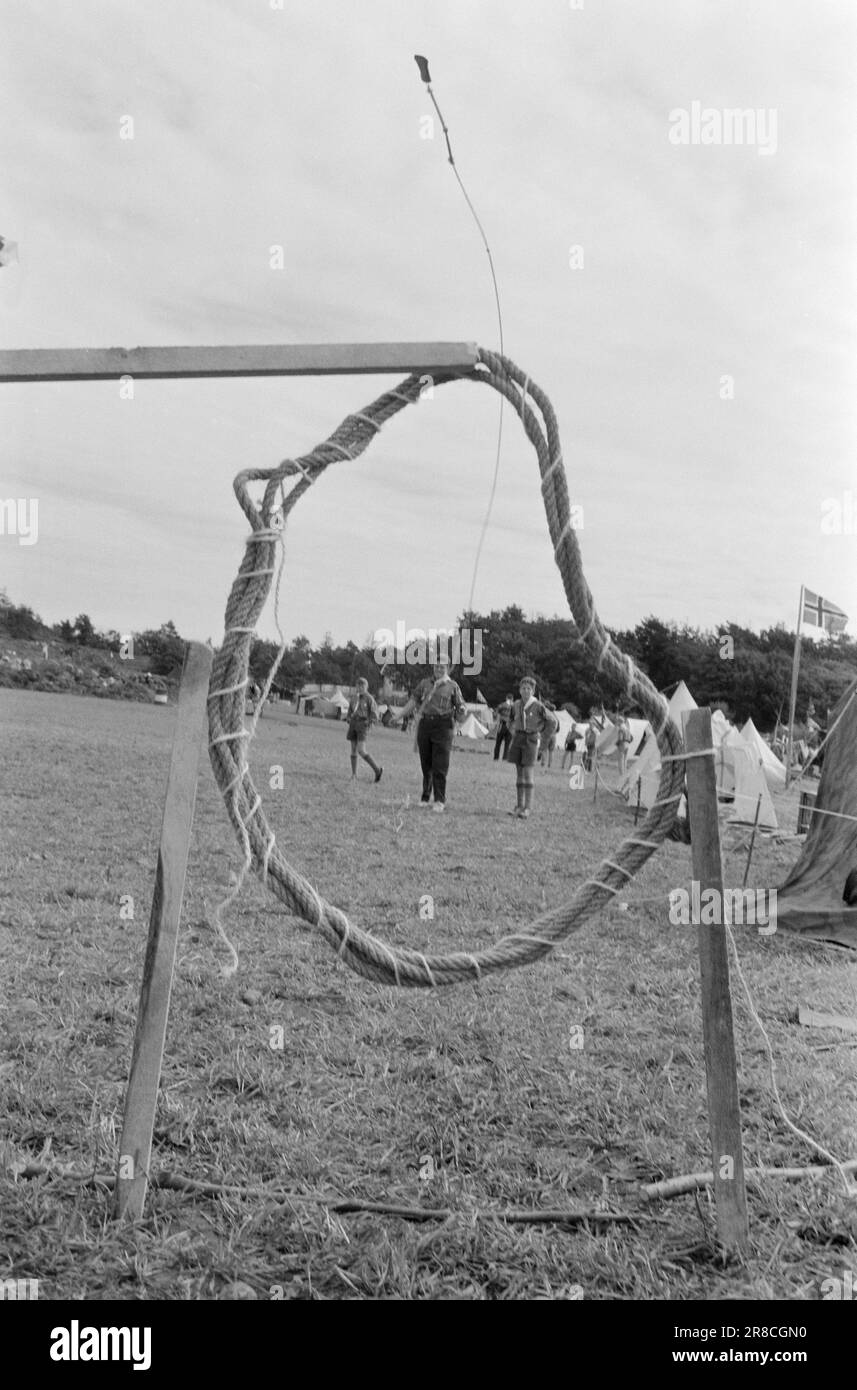 Actual 35-3-1960: 9,000 set up camp Giant camp on historical grounds ...