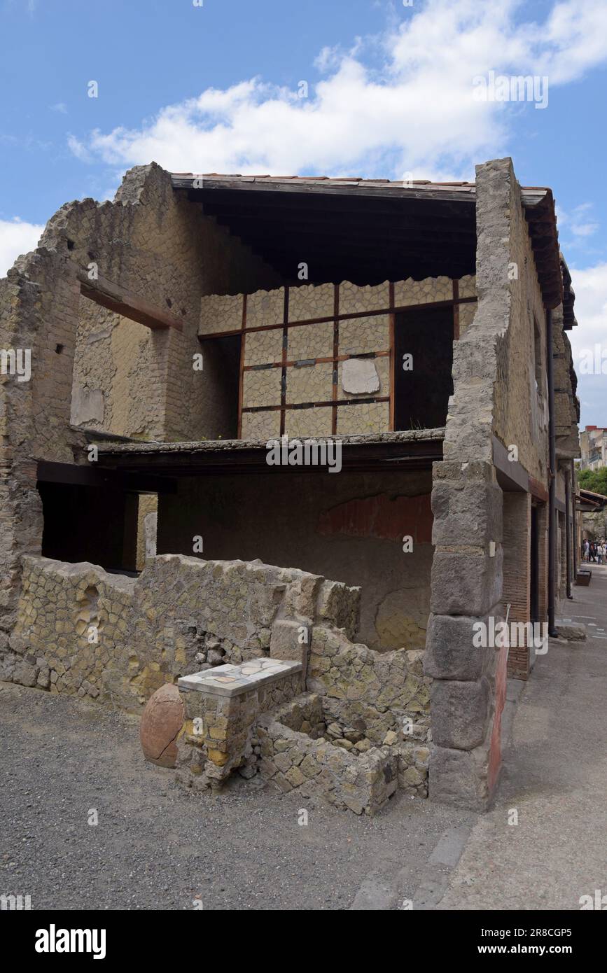 Insulae roman hi-res stock photography and images - Alamy