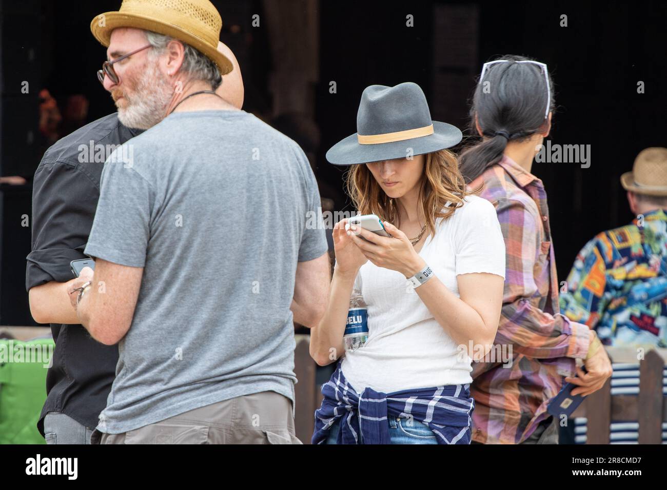 Man entertained with phone hi-res stock photography and images - Alamy