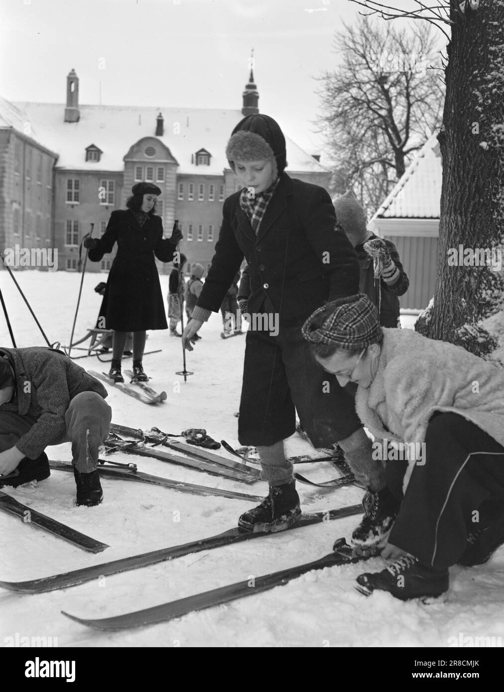 Current 06-1950: Blind children on skis.Dalen public school for the ...
