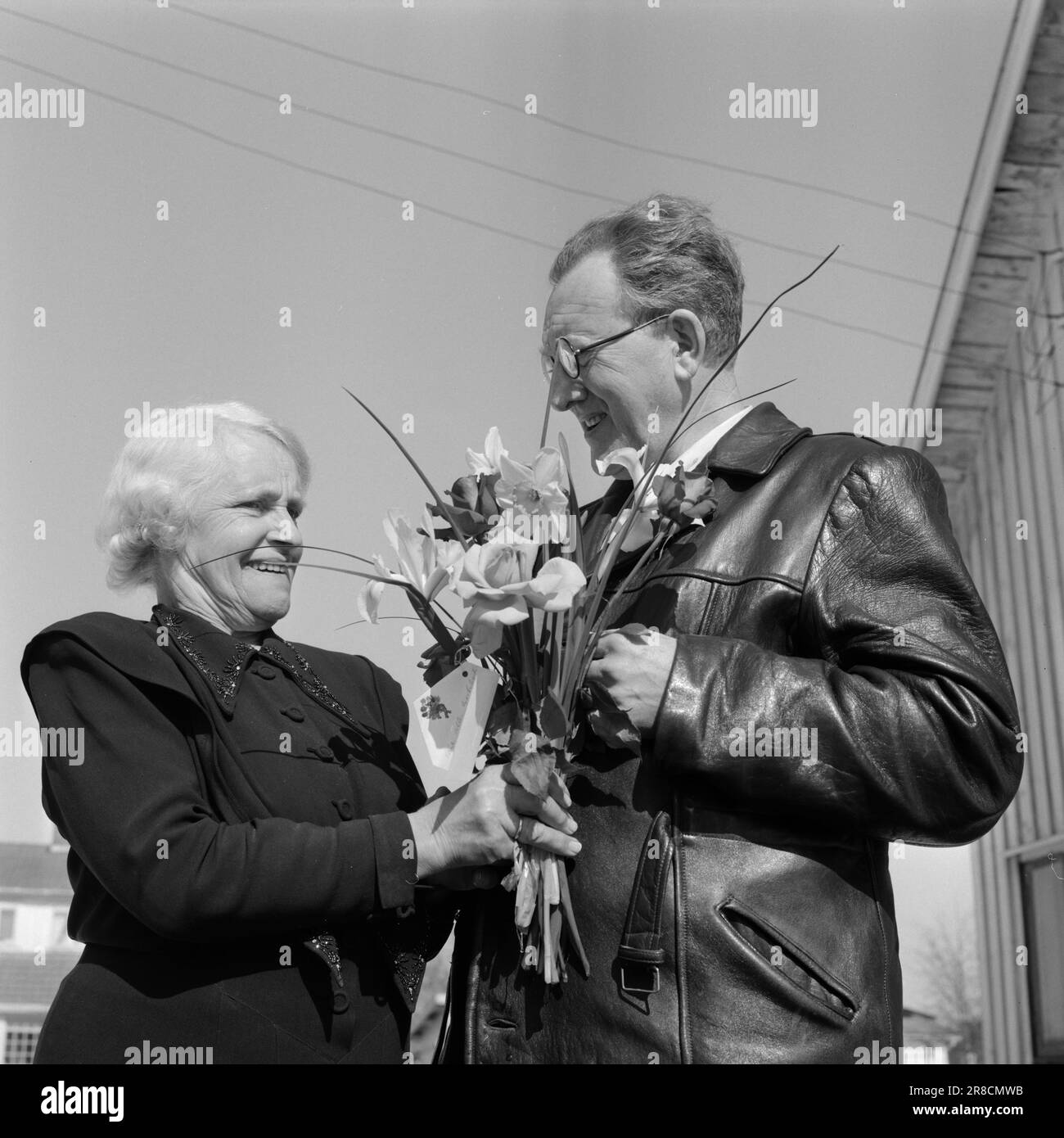 Current 18-9-1960: Norway's happiest man Einar Pedersen was blind for ...