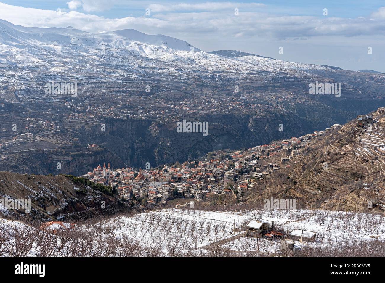 Church mount lebanon snow hi-res stock photography and images - Alamy