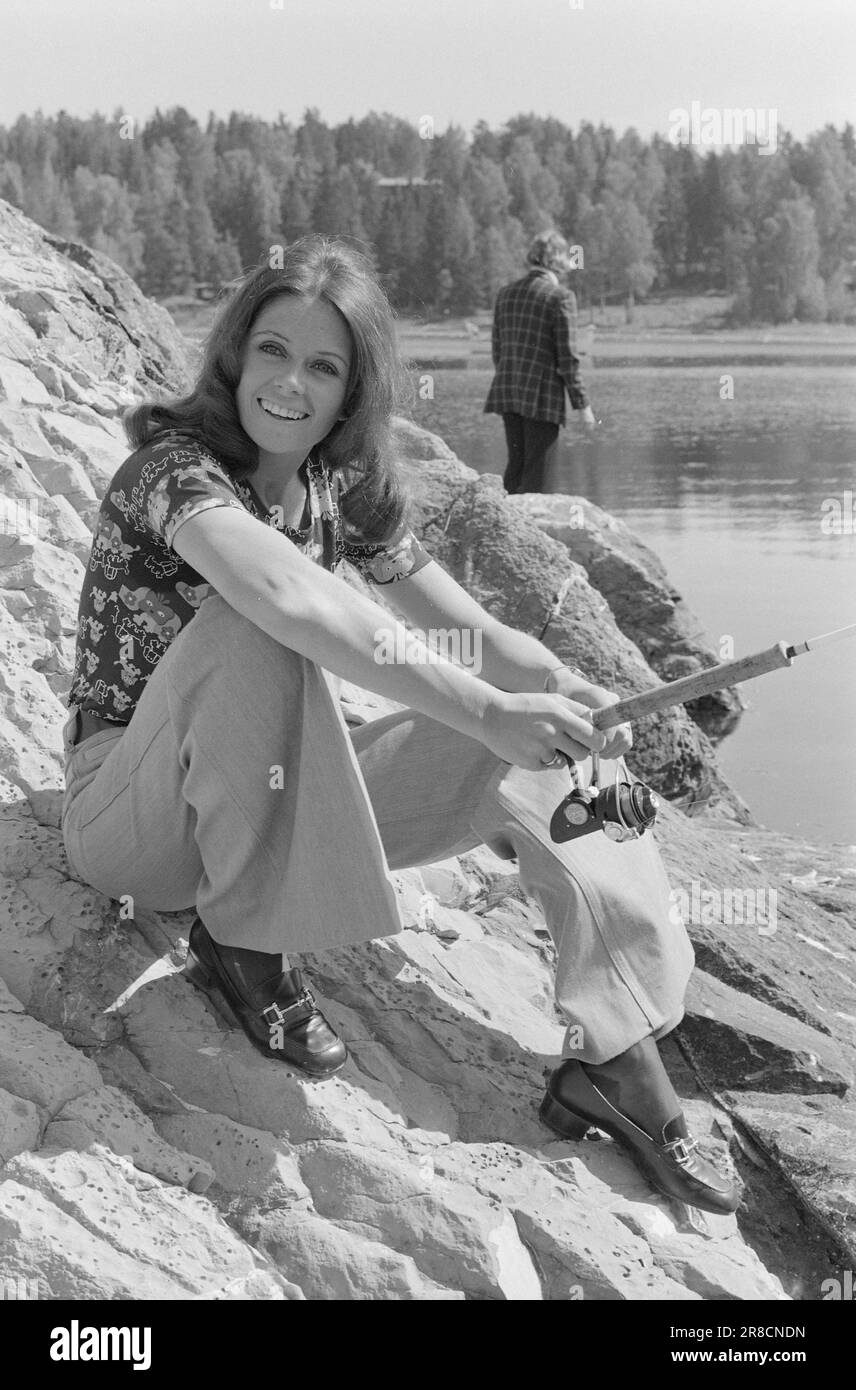 Current 21 - 1974: Wenche at homeWenche Myhre - from storming success ...