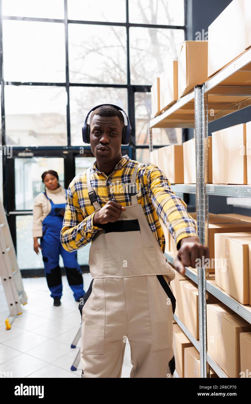 African american package handler hi-res stock photography and images ...