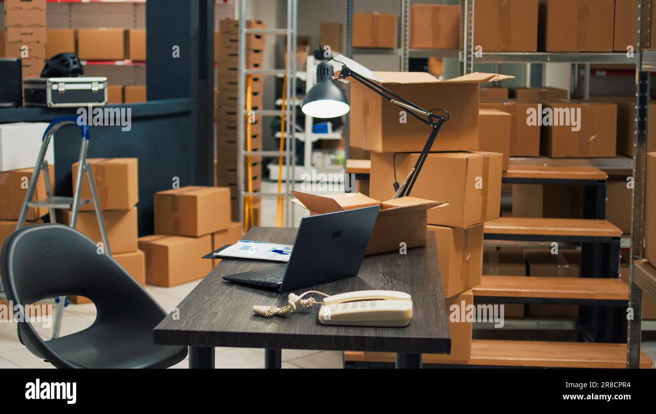 Storespace hi-res stock photography and images - Alamy