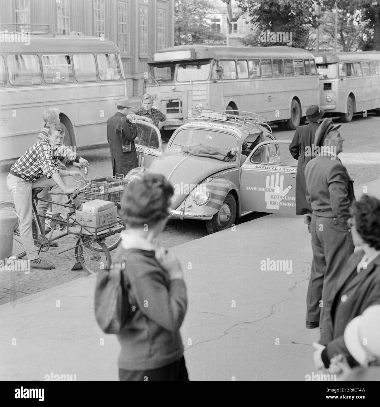 Current 41-5-1960: Lucky finger race On the occasion of car sales ...