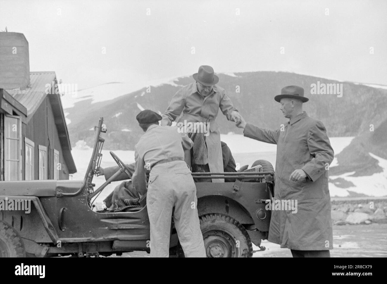 Current 17-1951: Attlee and wife on the roof of NorwayBritish Prime ...