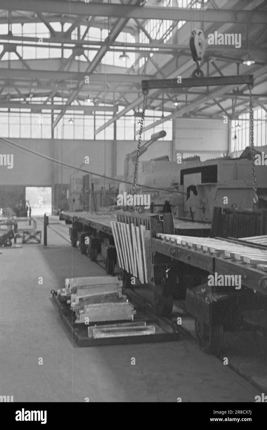 Actual 12-1948: The giant factory in Årdal. Årdal works.Photo: Sverre A ...