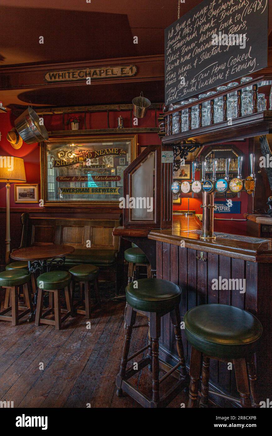 Interior of Princess of Prussia Pub ,Prescott Street , London, United ...