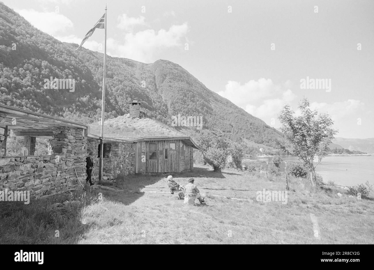 Actual 26 - 5 - 1974: Shafts and kinks for touristsBrekkestranda Hotell ...